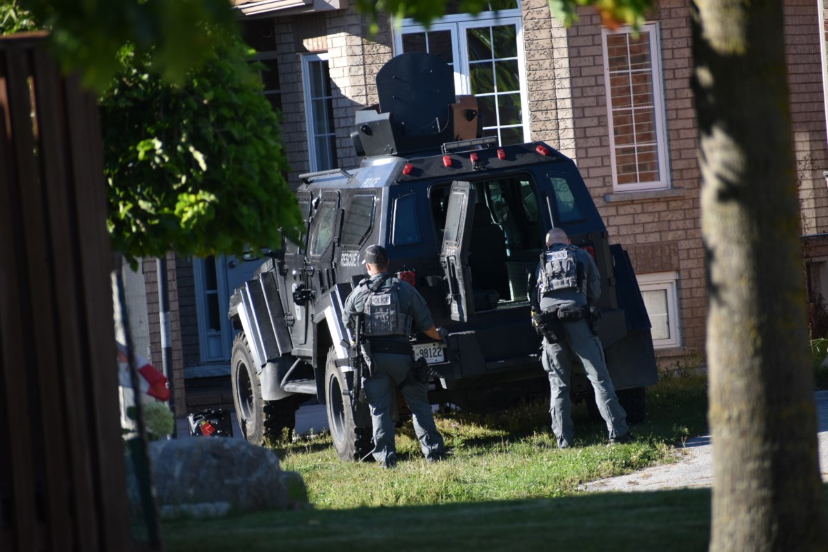 Man Armed With Crossbow Arrested In Barries South End Police Barrie