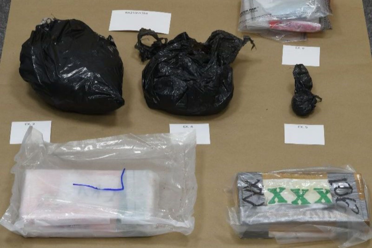 Officers Seize 360k In Drugs After Man Returns To Retrieve Stash From