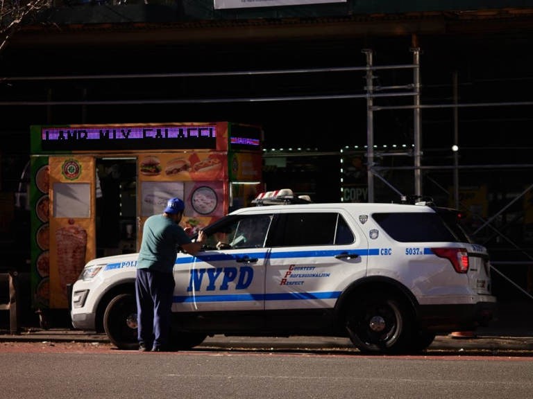 Off Duty Bed Stuy Cops Hanky Panky In Precinct Parking Lot Report