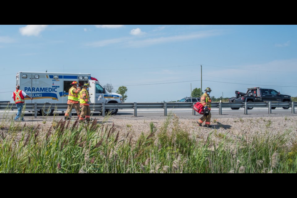 Two detained after fleeing scene of crash on Highway 400 (update ... Two detained after fleeing scene of crash on Highway 400 (update ...