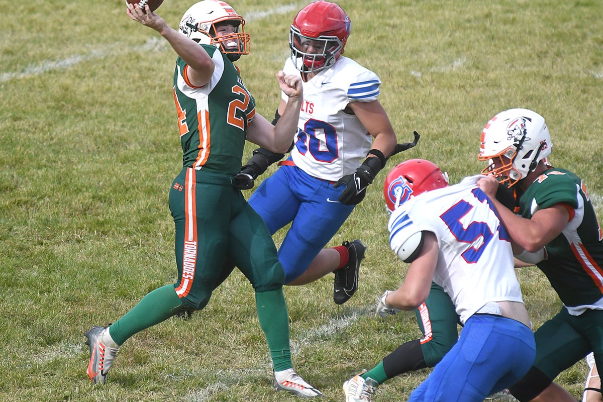 Peacock Uses Aerial Attack To Pick Up South Rural Football League Win Over Swift Current