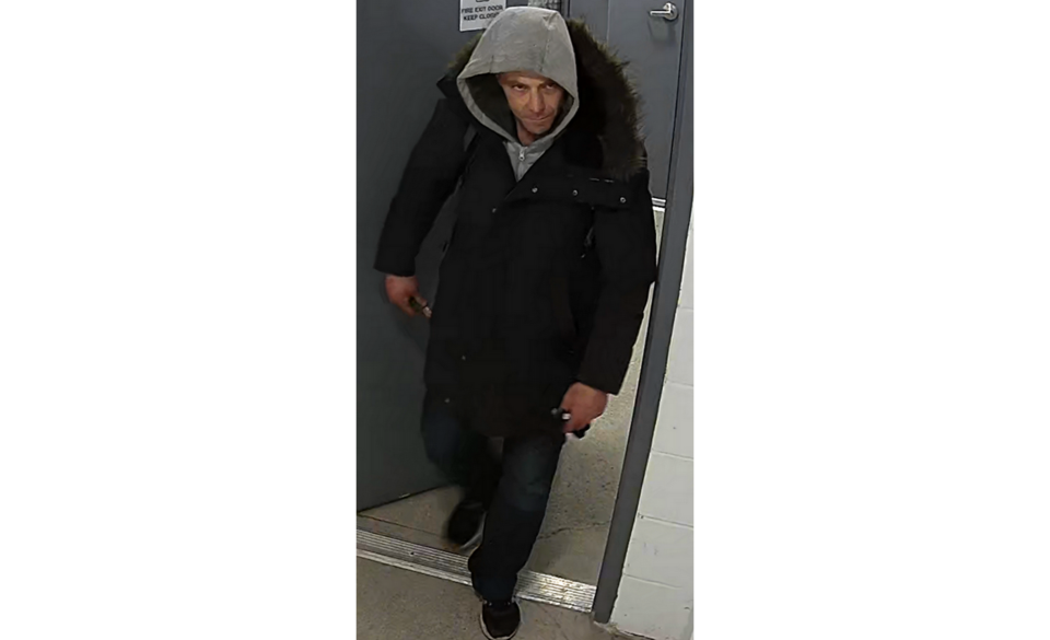 Can You Identify This Suspected Richmond Thief Richmond News 9175