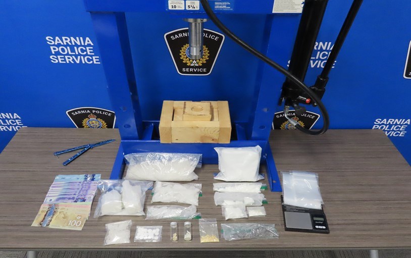 Two Arrested After Police Seize 165k In Drugs The Sarnia Journal