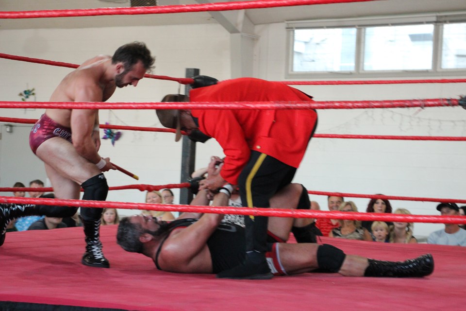 Wwf Legend The Mountie Makes Special Appearance In Weyburn Photo Gallery Sasktodayca 1413