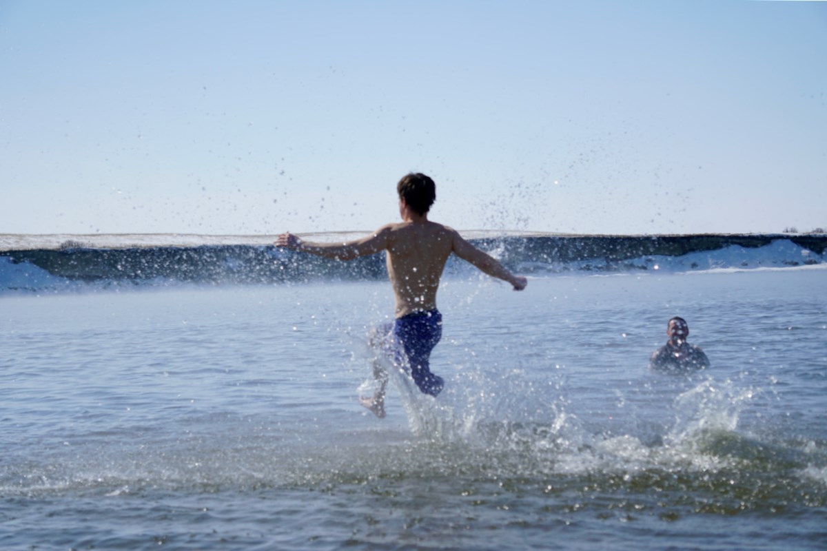 Photos: Sunny and chilly Dash and Splash at the Boundary Dam - SaskToday.ca