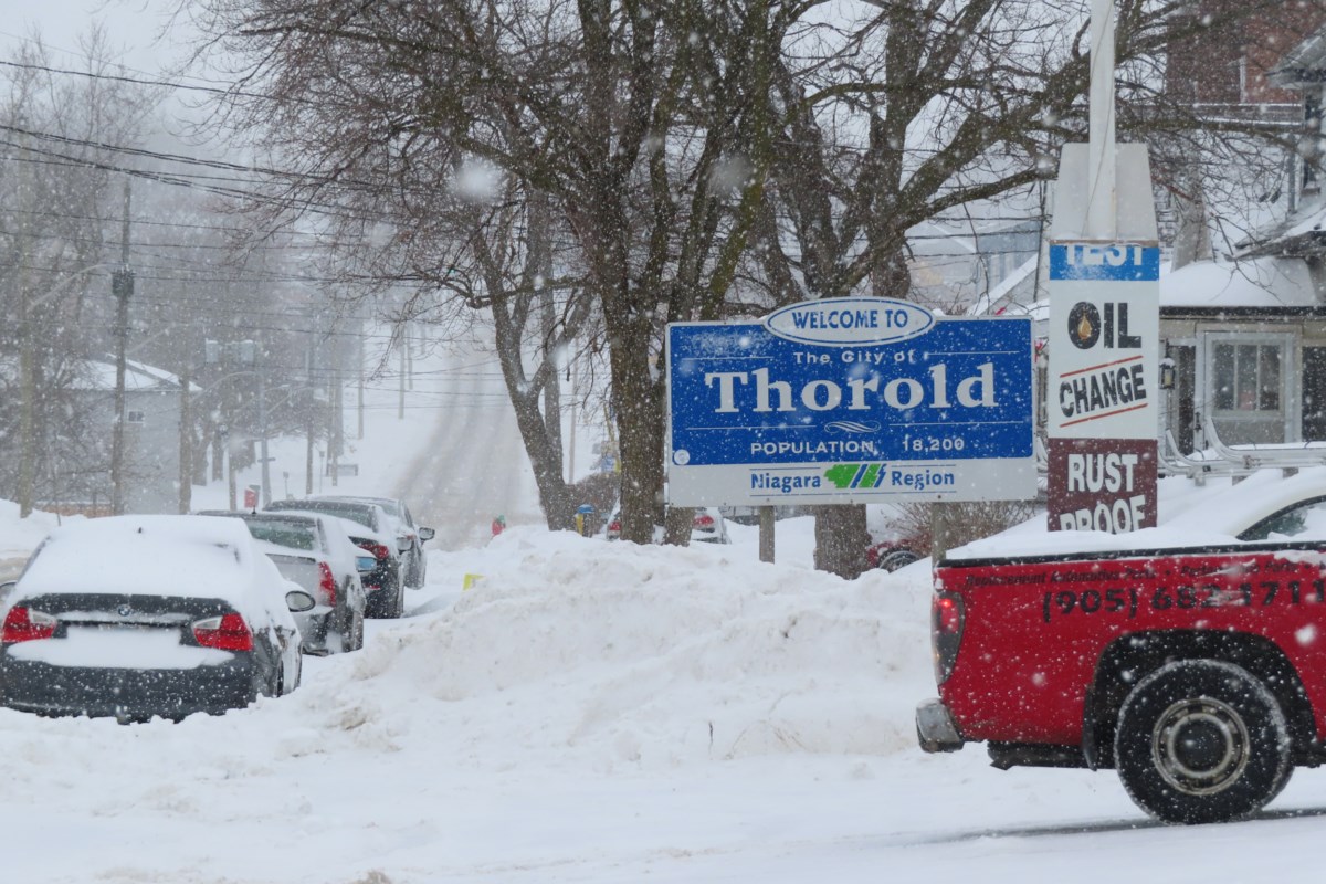 Thorold Hit With Heavy Snow Overnight Inclement Weather Closes Down Businesses Facilities 5