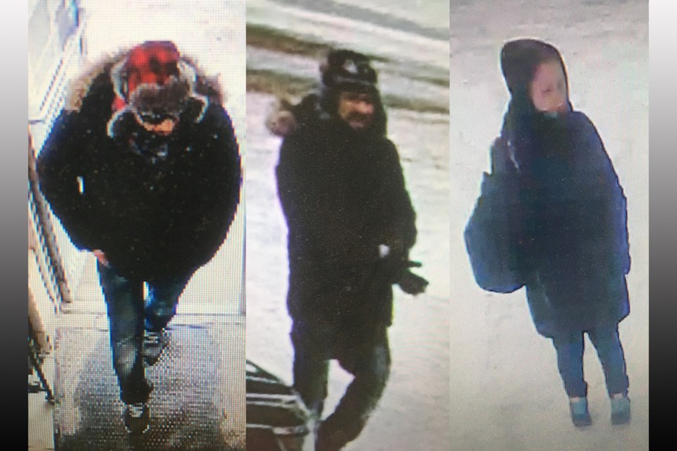Womens Purse Stolen While Pumping Gas Police Looking For Suspects