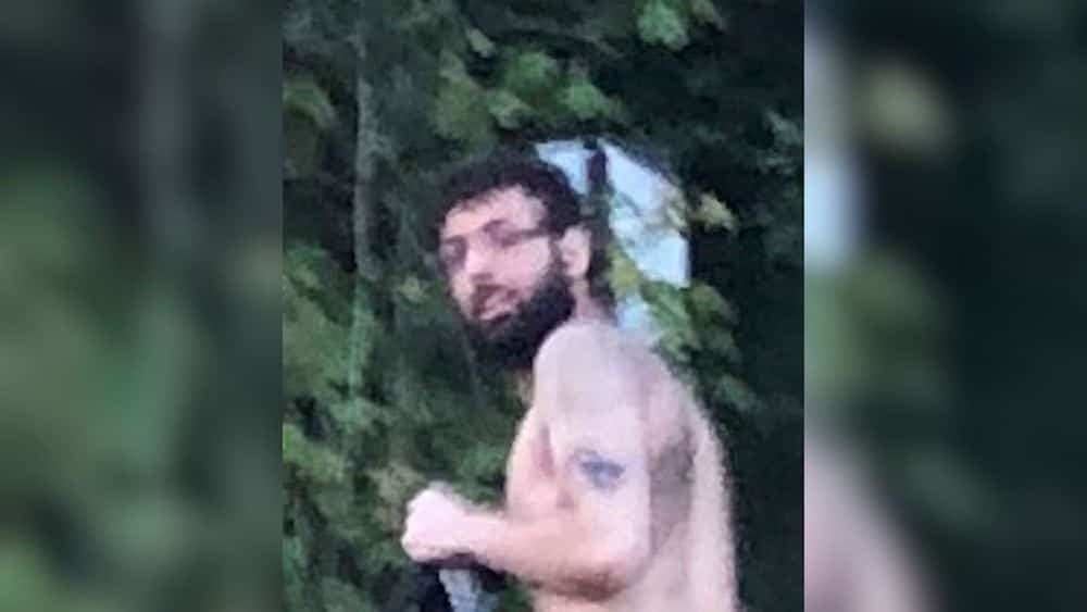Suspect Runs Up To People On Beach While Engaging In An Indecent Act Vancouver Is Awesome 2707