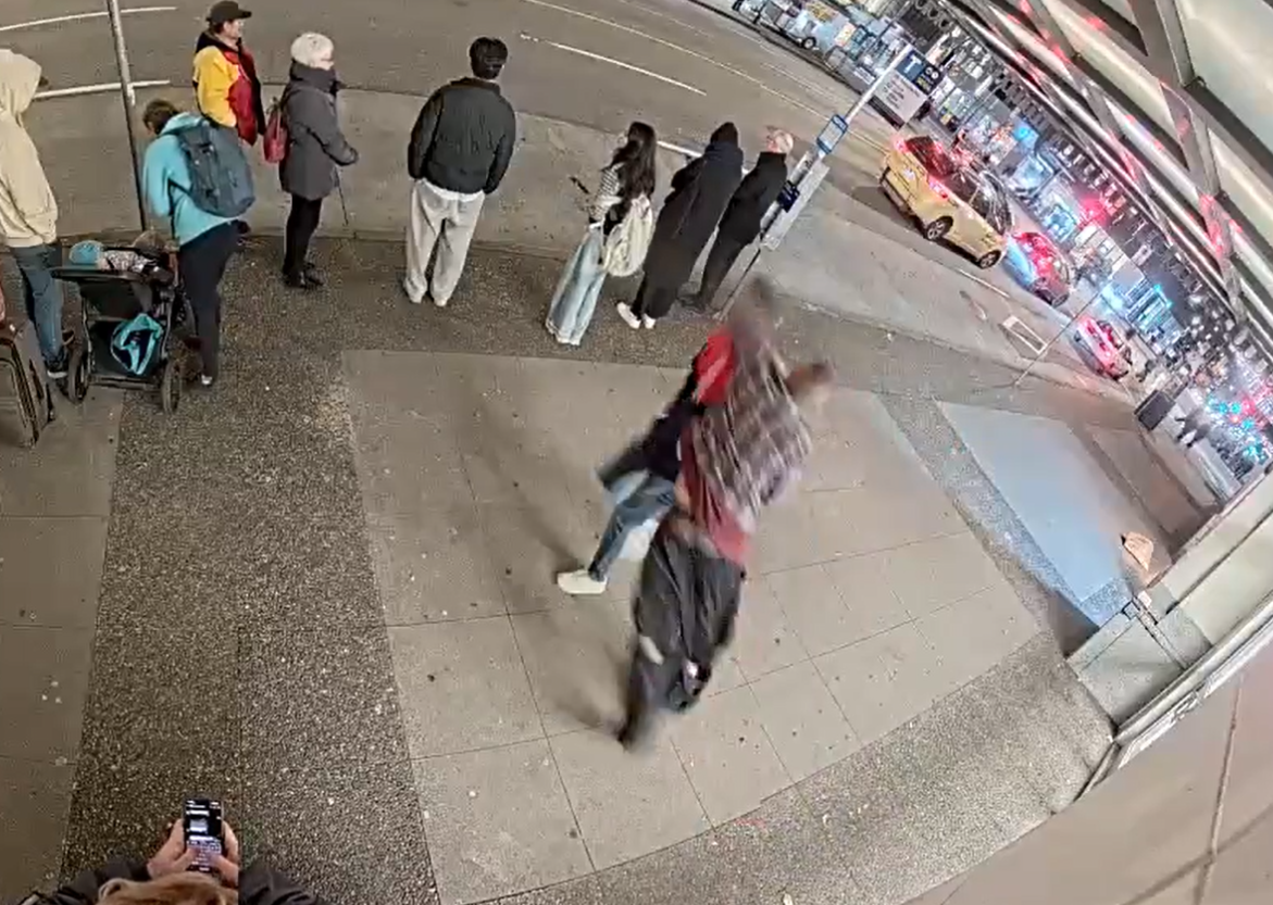 Police Release Video Of Violent Random Attack In Vancouver Vancouver Is Awesome 4454