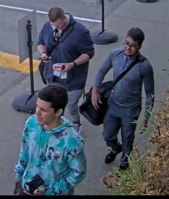 Electronics shoplifters used teamwork: West Shore RCMP - Victoria Times ... Electronics shoplifters used teamwork: West Shore RCMP - Victoria Times ...