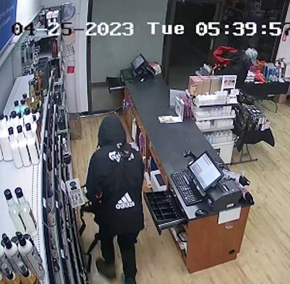 Police Seek Help Identifying Suspects In Nanaimo Break In Victoria